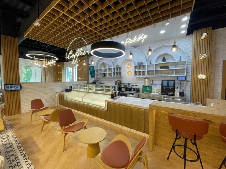 Moda Cafe & Bakery